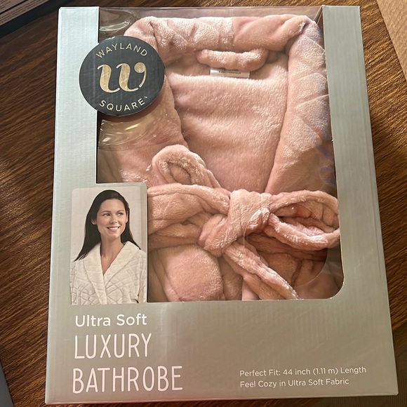 Wayland Square | Intimates & Sleepwear | Wayland Square Bathrobe Pink ...